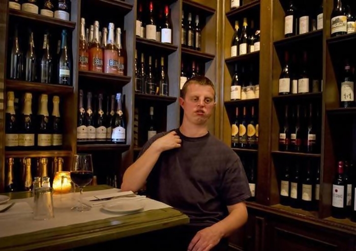 Un joven ciego convertido en estrella del sector vinícola en California