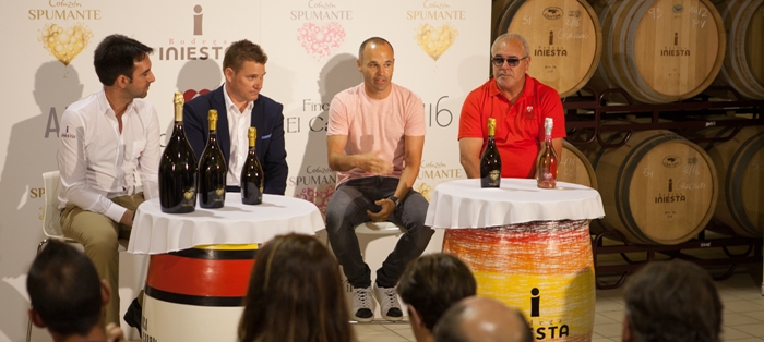 Andrés Iniesta presenta su nueva línea de vinos espumosos: Corazón Spumante