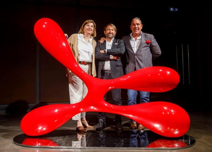 Se inaugura la exposición de esculturas de José Manuel Robles acogida por Bodegas Portia