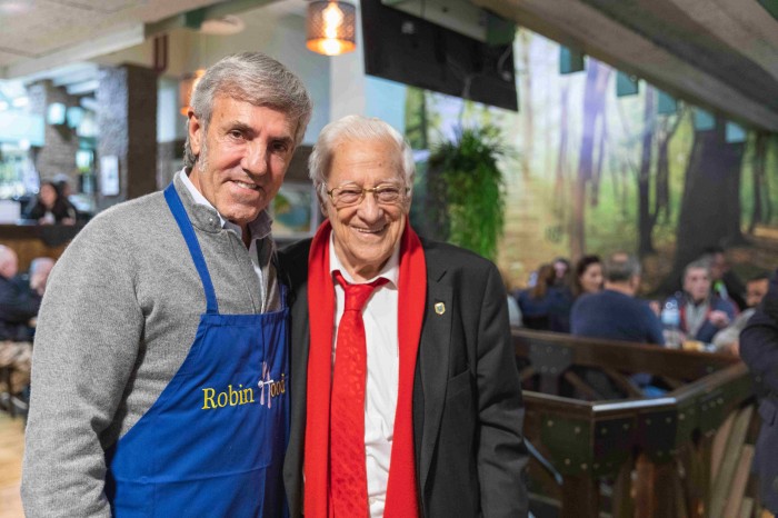 Fundación Emilio Moro y el Padre Ángel, unidos por las cenas solidarias ...