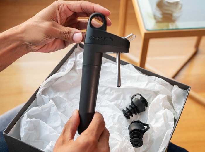 Coravin lanza Pivot, su sistema de preservación de vino más asequible