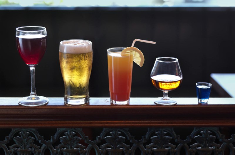 Qué ocurre si mezclas diferentes tipos de alcohol
