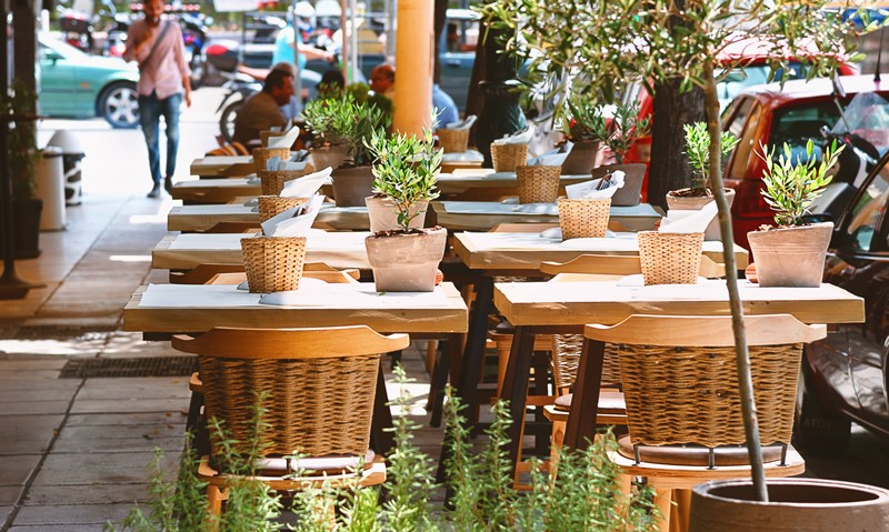 Cinco consejos para integrar la naturaleza en la terraza de un bar o ...