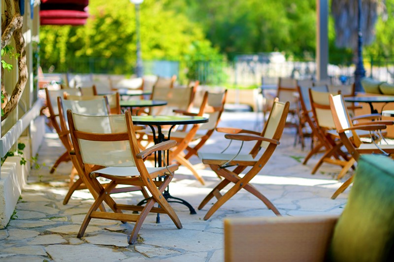 Cinco consejos para integrar la naturaleza en la terraza de un bar o ...