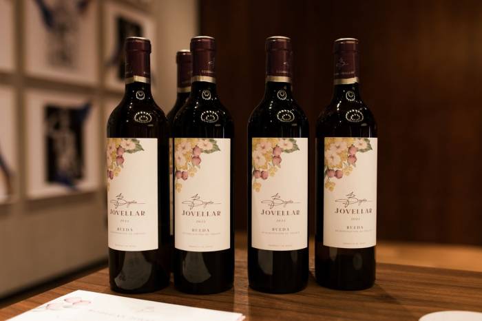 Bodegas Jovellar lanza en Valencia un proyecto que fusiona vino, moda y ...