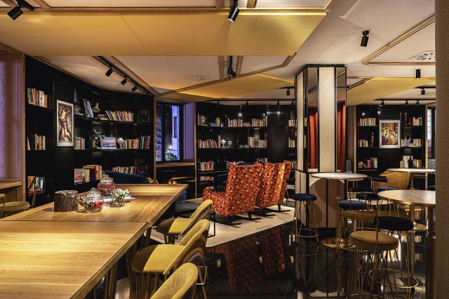 Vincci Vía 66 4* estrena LE BURLESQUE House Bar ¡Pasen y vean!